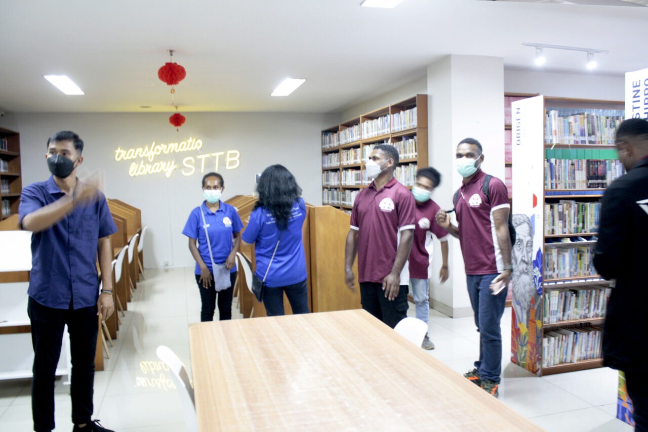 Kunjungan SMA Ob Angen School-Highland of Papua ke STTB | Sekolah ...